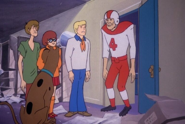 The Ghost that Sacked the Quarterback - Planet Scooby Reviews